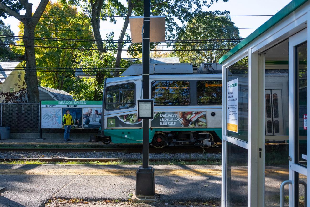 Solar-Powered E Ink Signs | MBTA Projects and Programs | MBTA